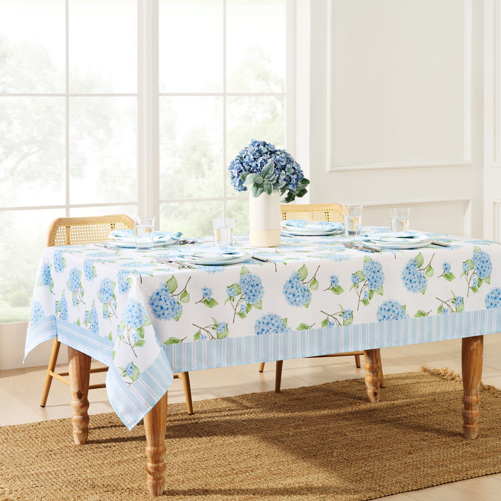 Nantucket Hydrangea Garden Tablecloth – Threadmade Home